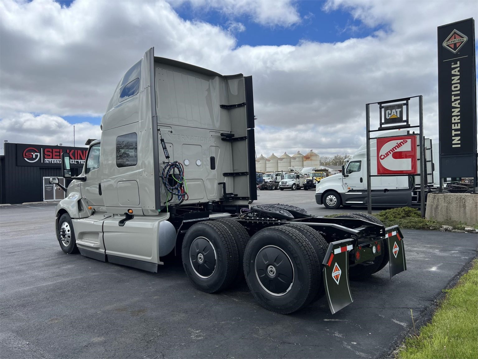 2024 INTERNATIONAL LT - Selking International | Trucks, Service, and ...