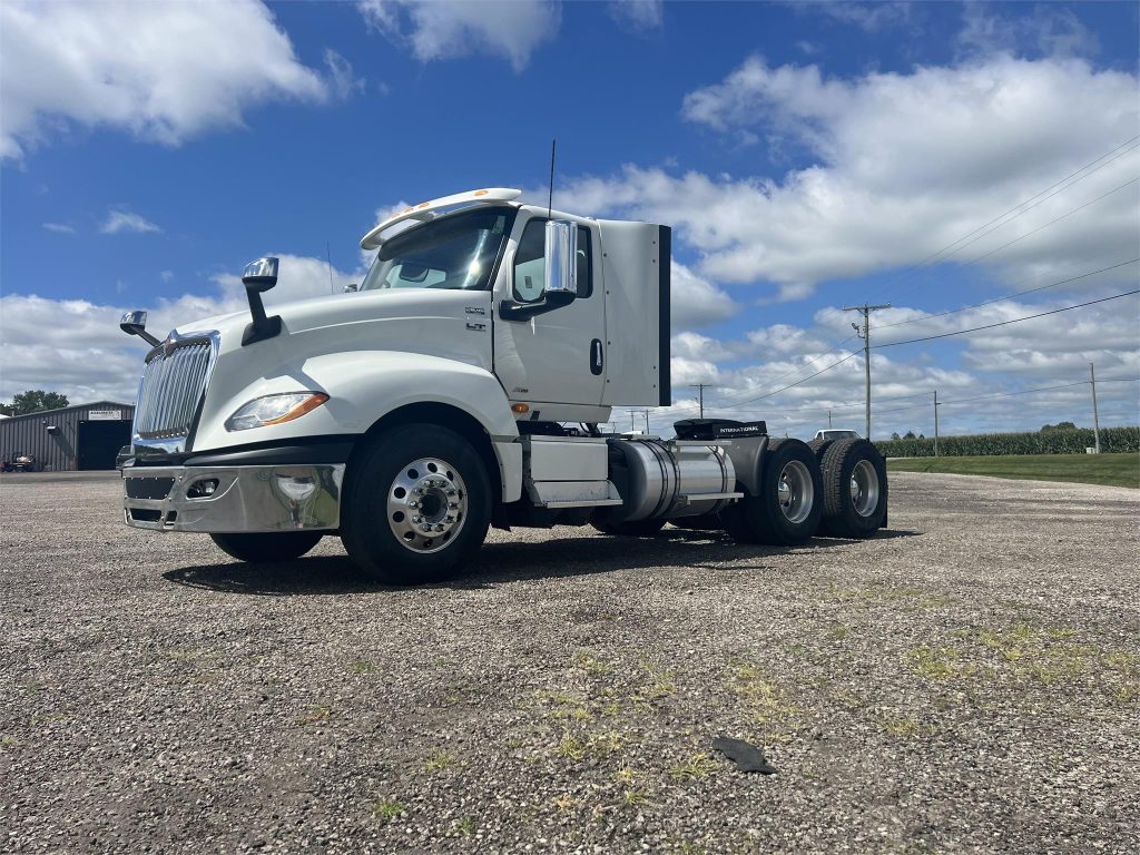 2019 INTERNATIONAL LT - Selking International | Trucks, Service, and ...