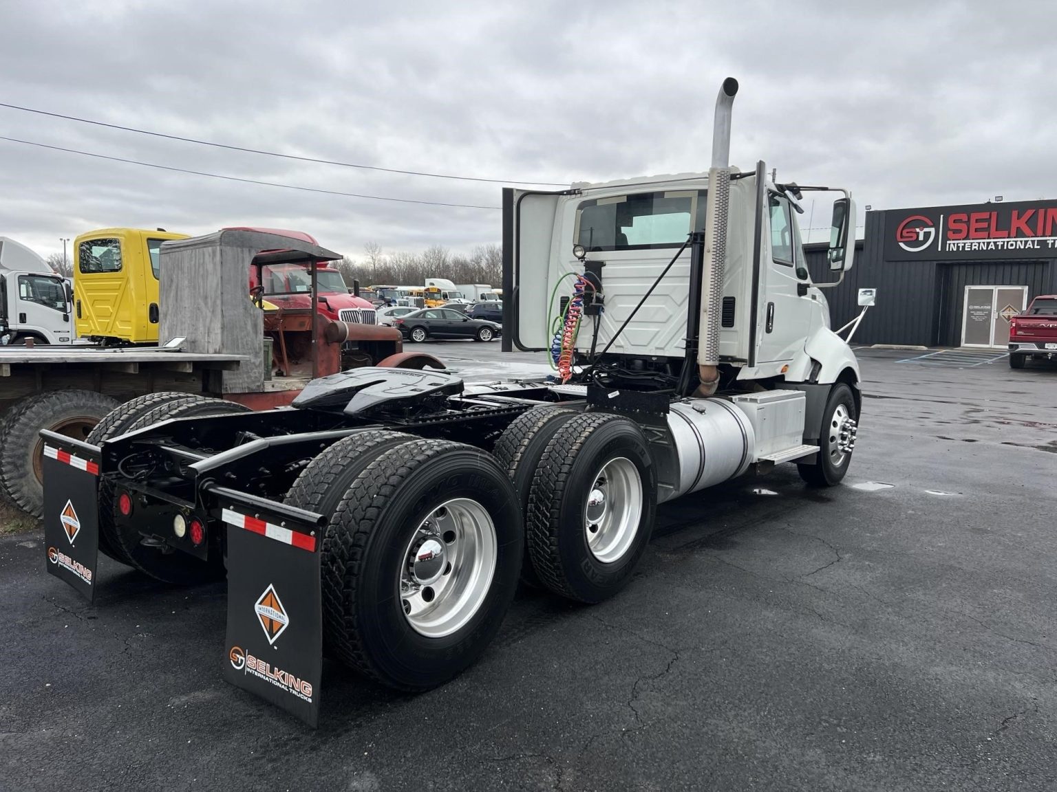 2017 INTERNATIONAL PROSTAR - Selking International | Trucks, Service ...