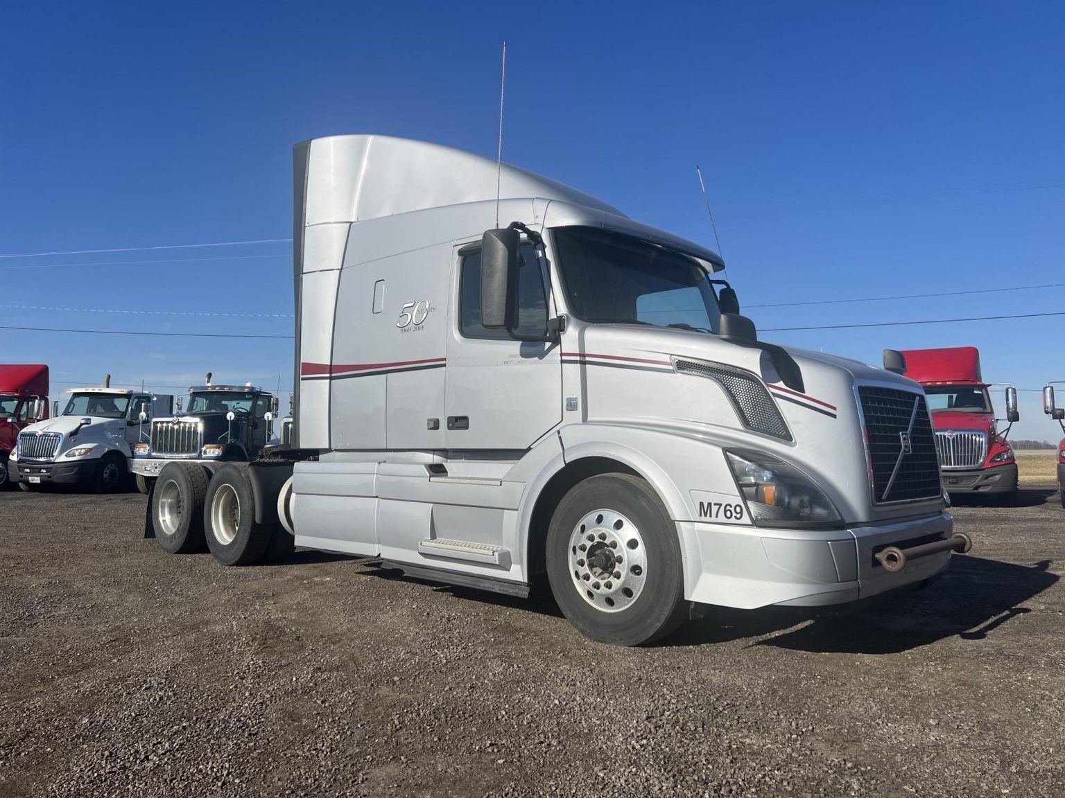 2016 VOLVO VNL64T630 - Selking International | Trucks, Service, and ...
