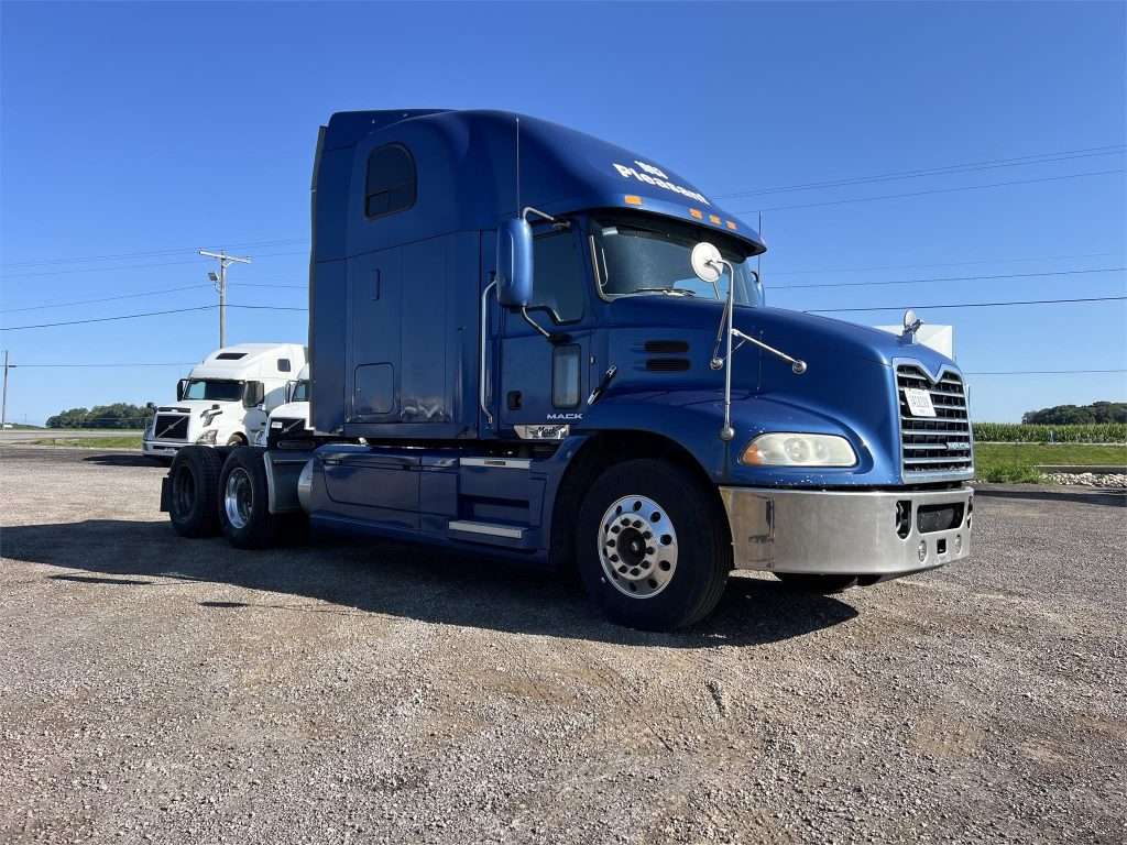 2016 MACK PINNACLE CXU613 - Selking International | Trucks, Service ...