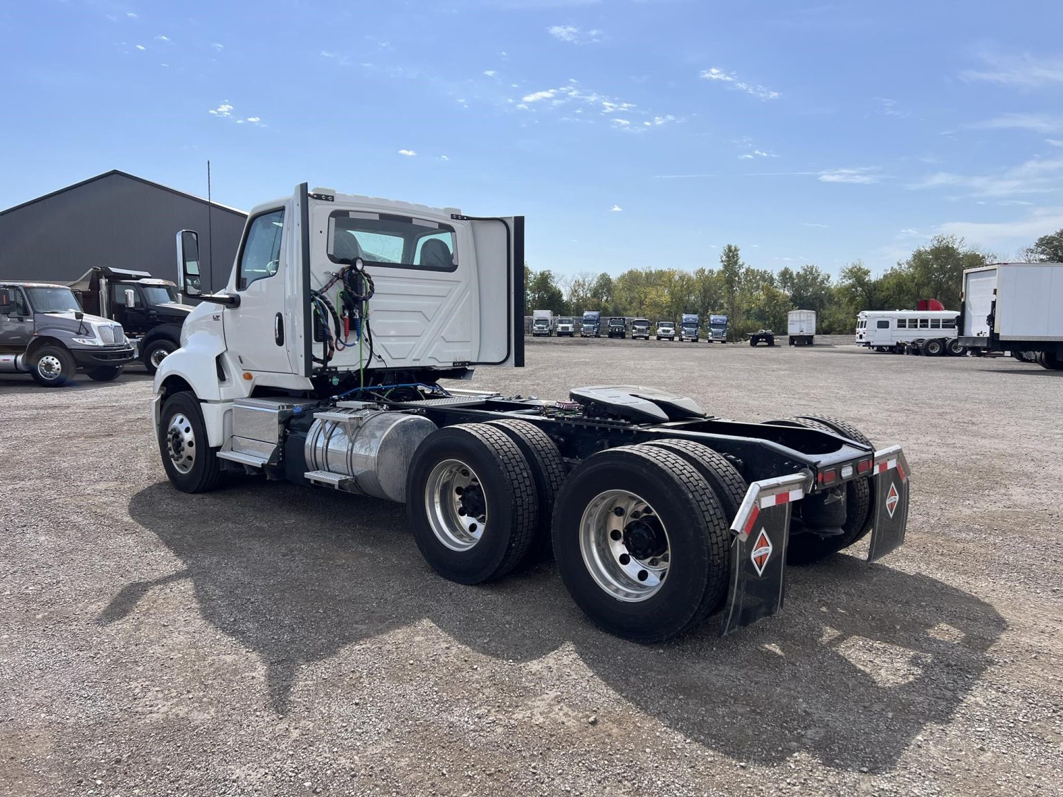 2025 INTERNATIONAL LT - Selking International | Trucks, Service, and ...